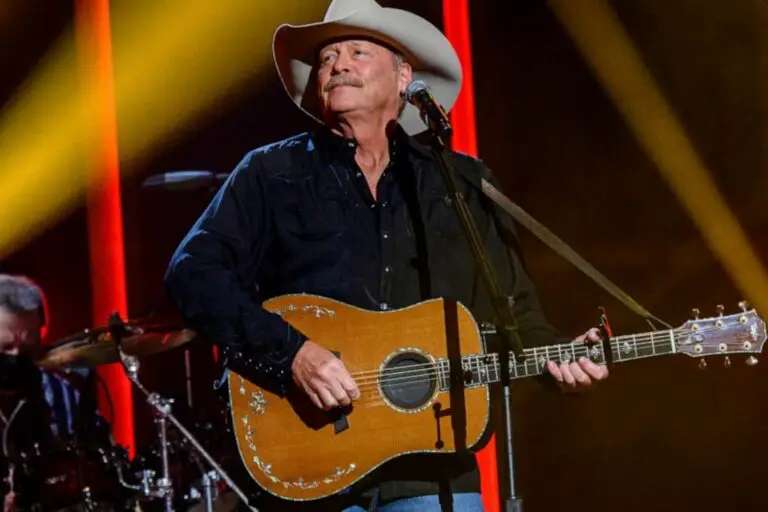 Country star Alan Jackson confirms he has degenerative nerve condition ...